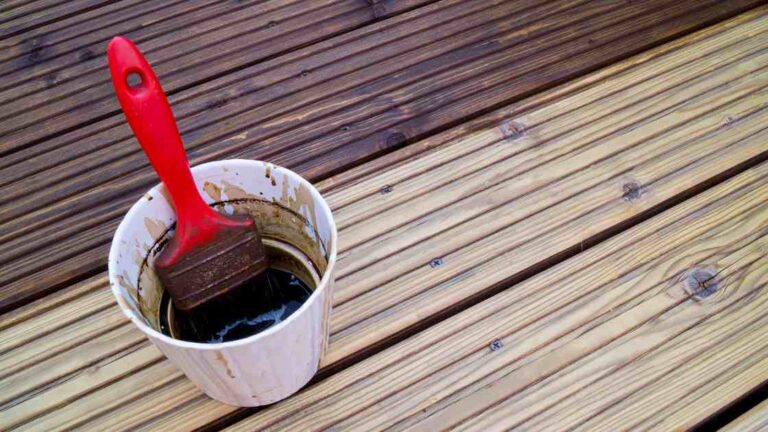 Can You Use Decking Oil On Garden Shed. A Quick Guide.